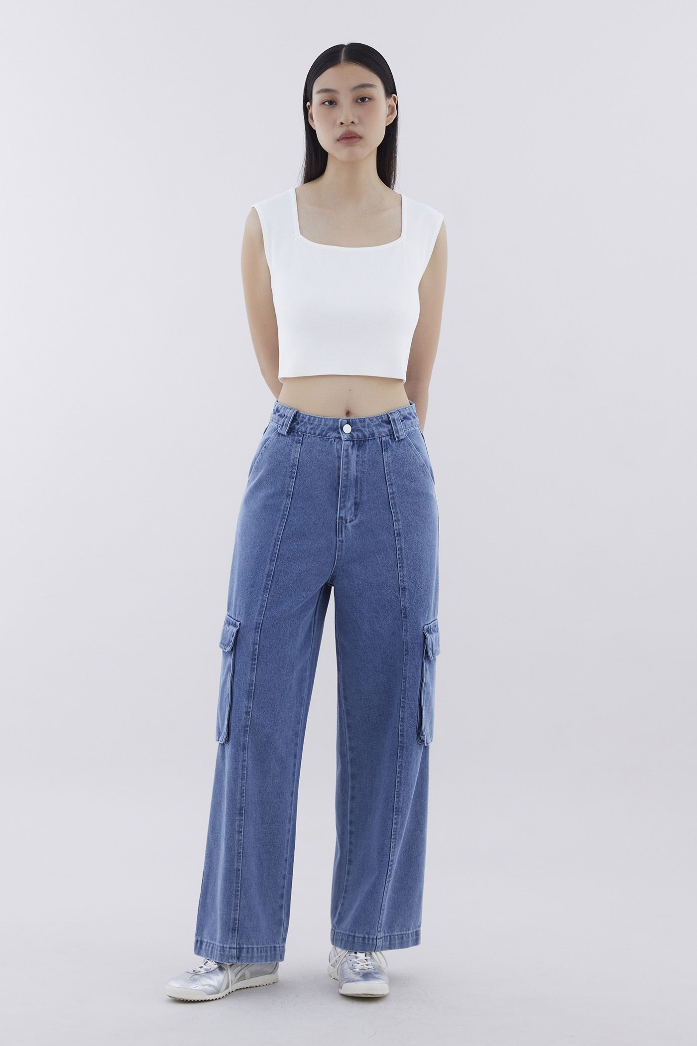 Pocca Mid-Rise Cargo Relaxed Jeans | The Editor's Market