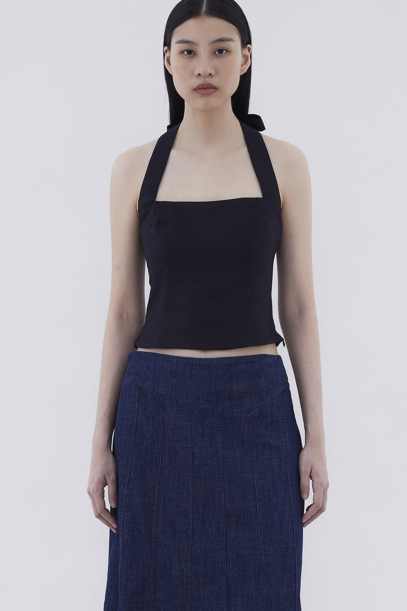 Akari Linen Halter Top | The Editor's Market
