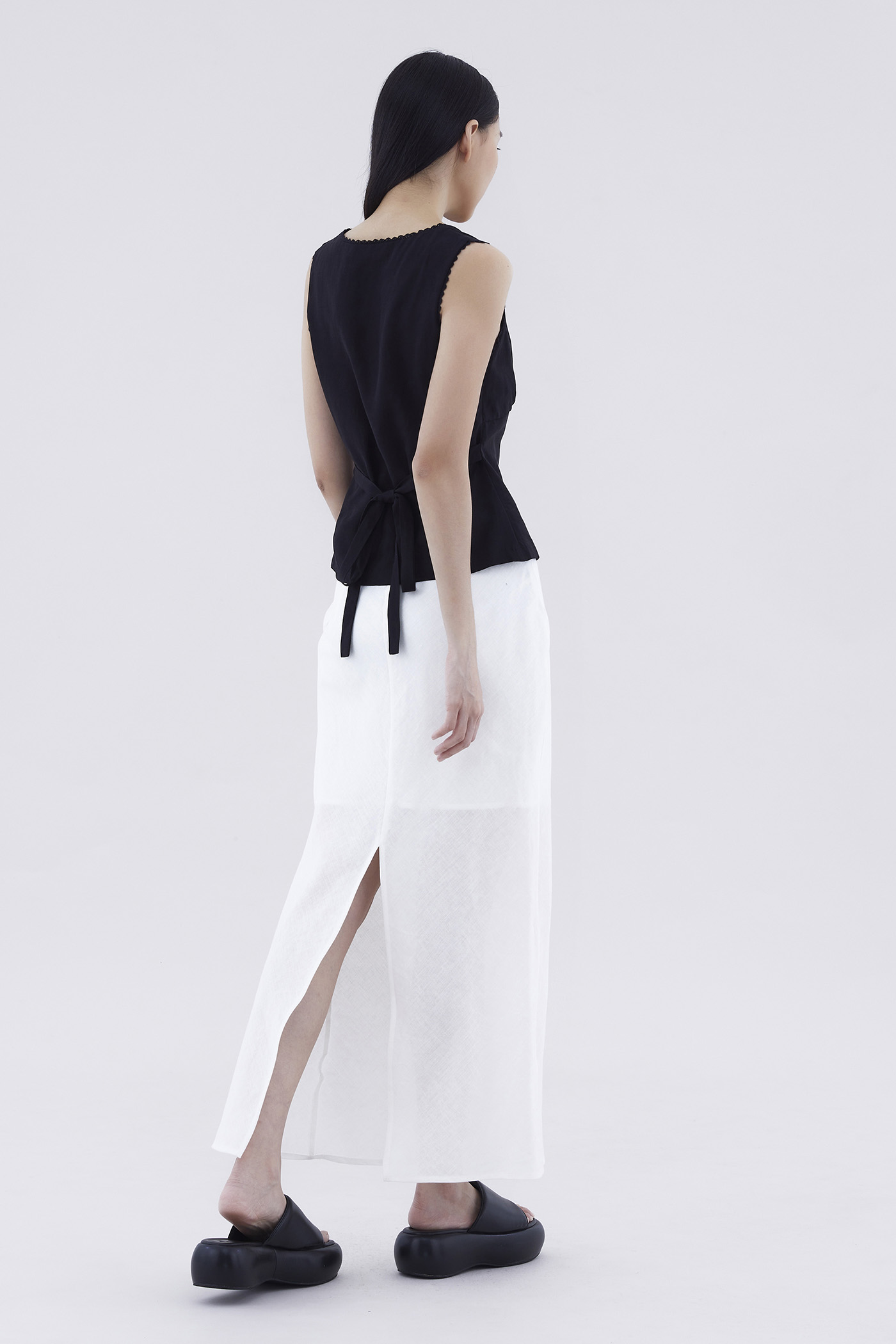 Deskan V-Neck Button-Front Top | The Editor's Market